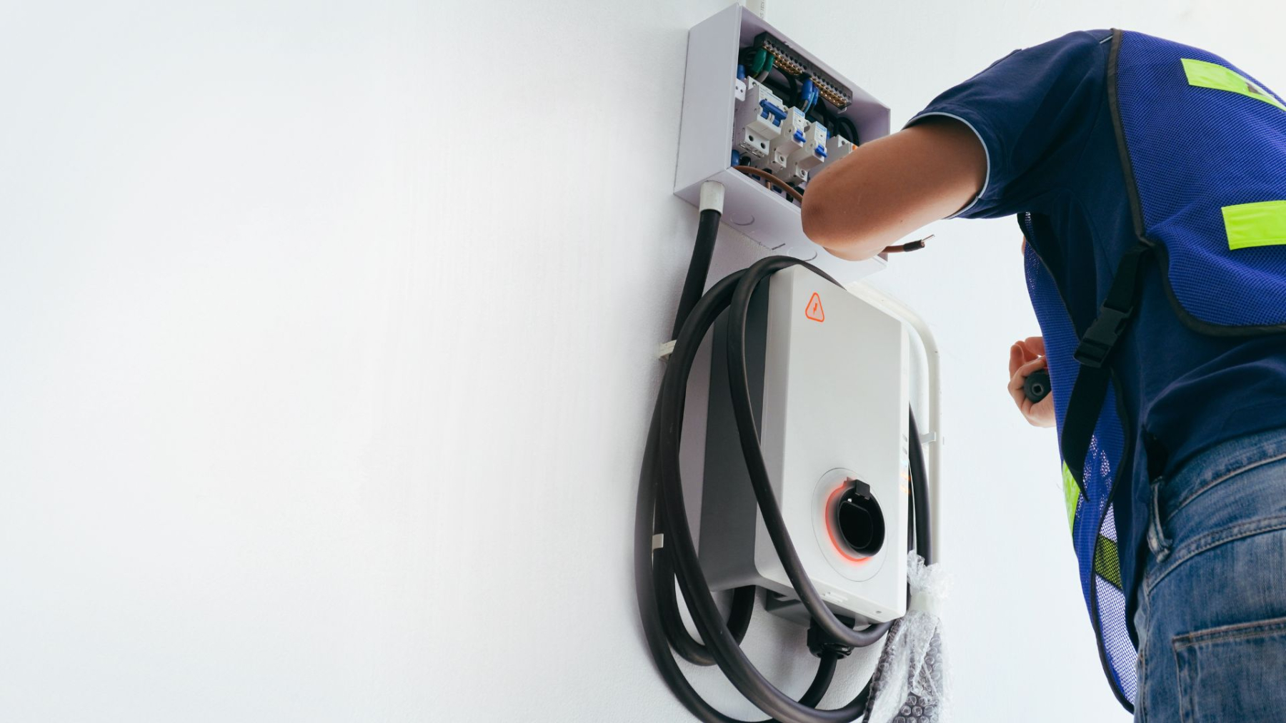 Technicien IRVE : installation et entretien des bornes | Idex